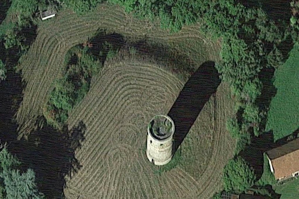 chateau de Ronnet : situé dans un beau parc