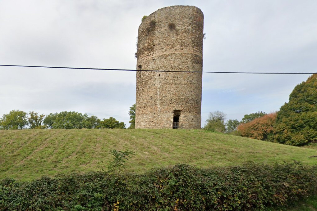 chateau de Ronnet : situé dans un beau parc