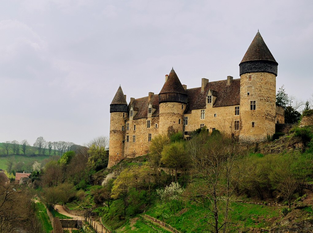 chateau de Culan, ouvert au public visites voir le site
