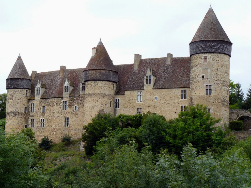 chateau de Culan, ouvert au public visites voir le site