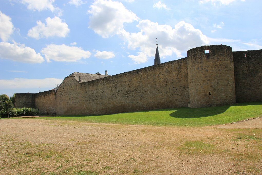 chateau de Rodemack, vestiges classés MH le 29 septembre 1981