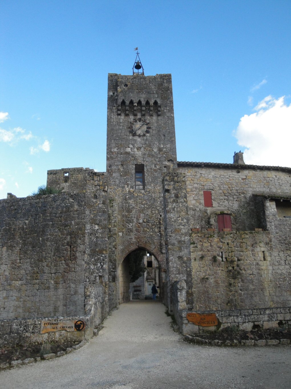 chateau de Larressingle, classé MH le 16 septembre 1922