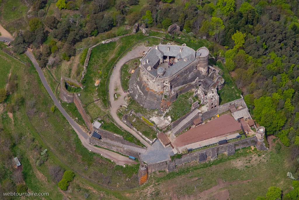 chateau de Murol, ouvert au public toute l'année